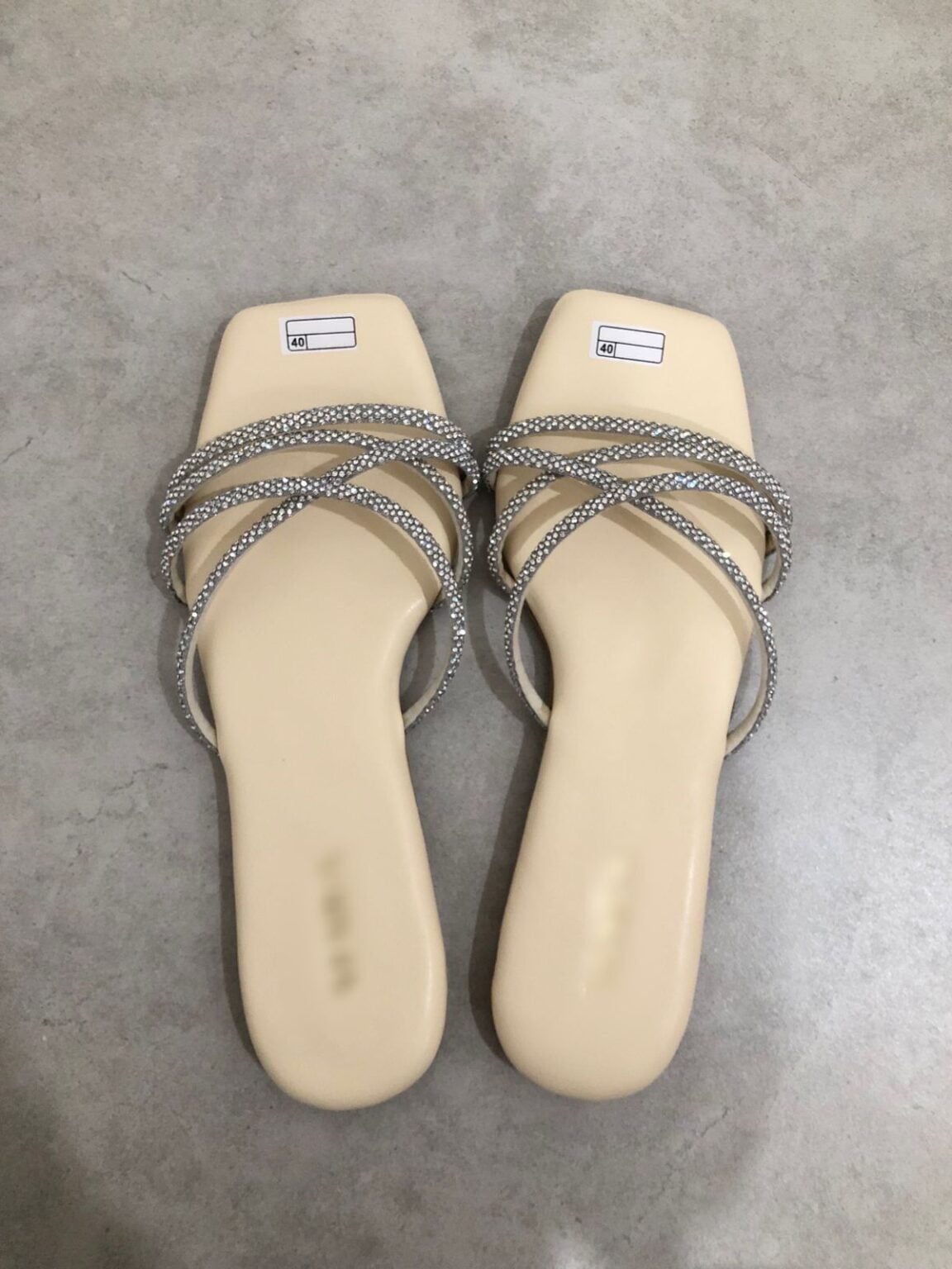 5 Nama Sandal Wanita yang Nyaman dan Elegan